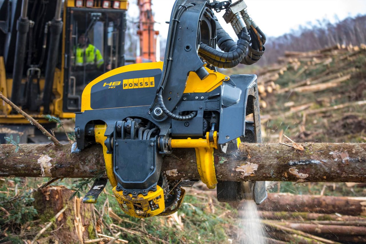 パワーと耐久性のある PONSSE H8HD[ハーベスタヘッド] - PONSSE（ポンセ）日本公式