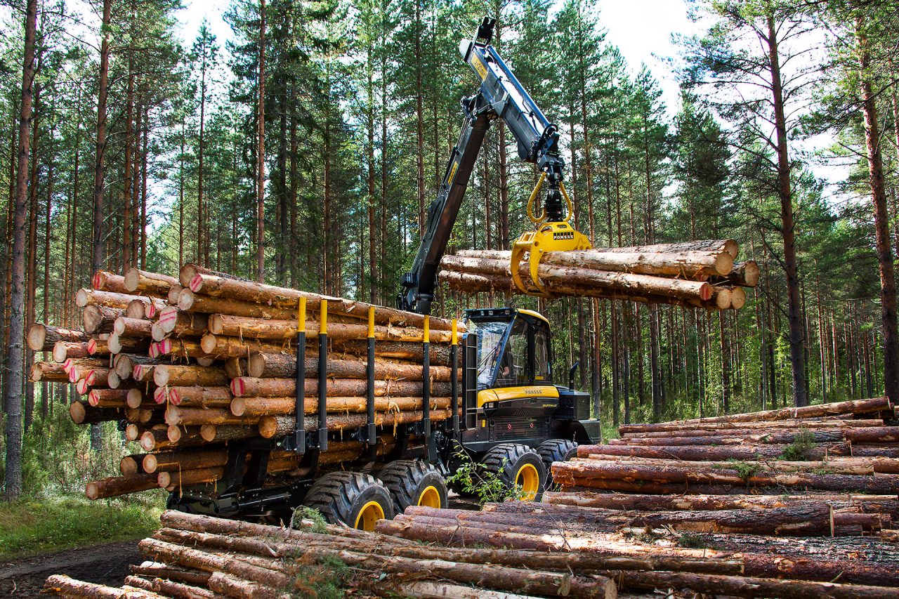 あらゆる現場でパワーと安定性を発揮 PONSSE BUFFALO[フォワーダ] - PONSSE（ポンセ）日本公式